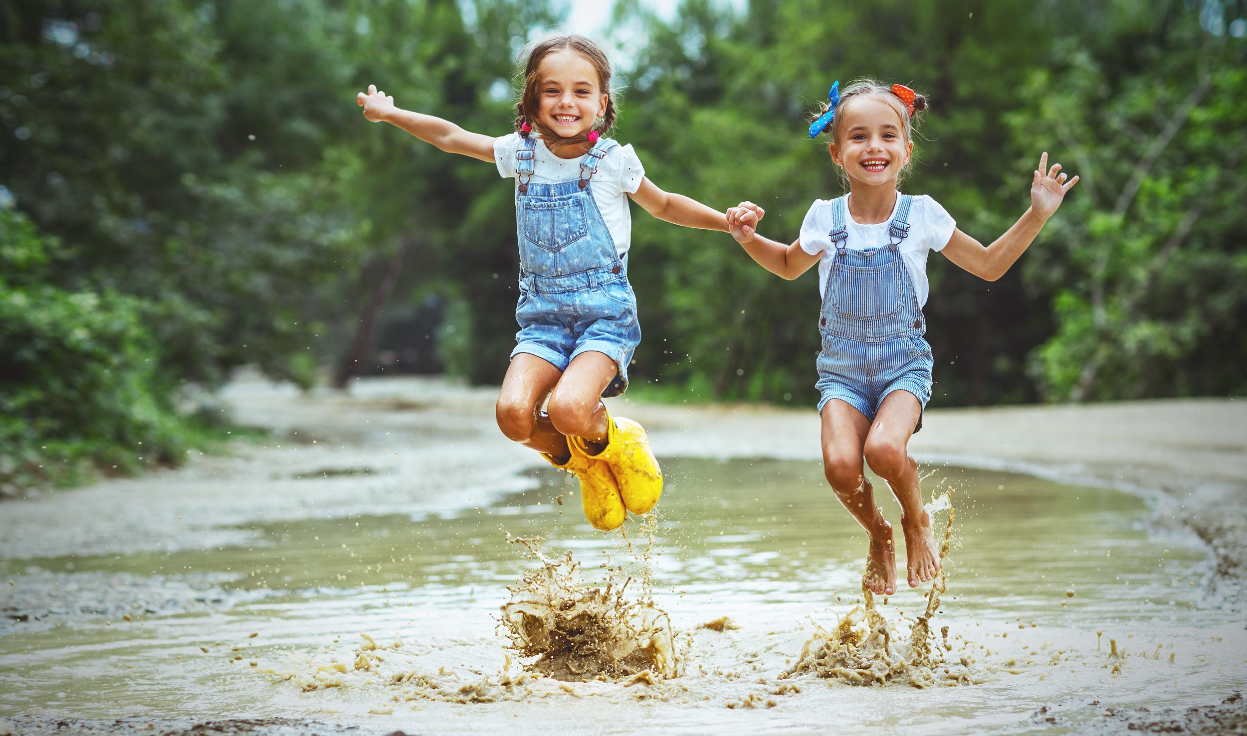 Get Outside! The Benefits of Outdoor Play - Forty Carrots Family Center